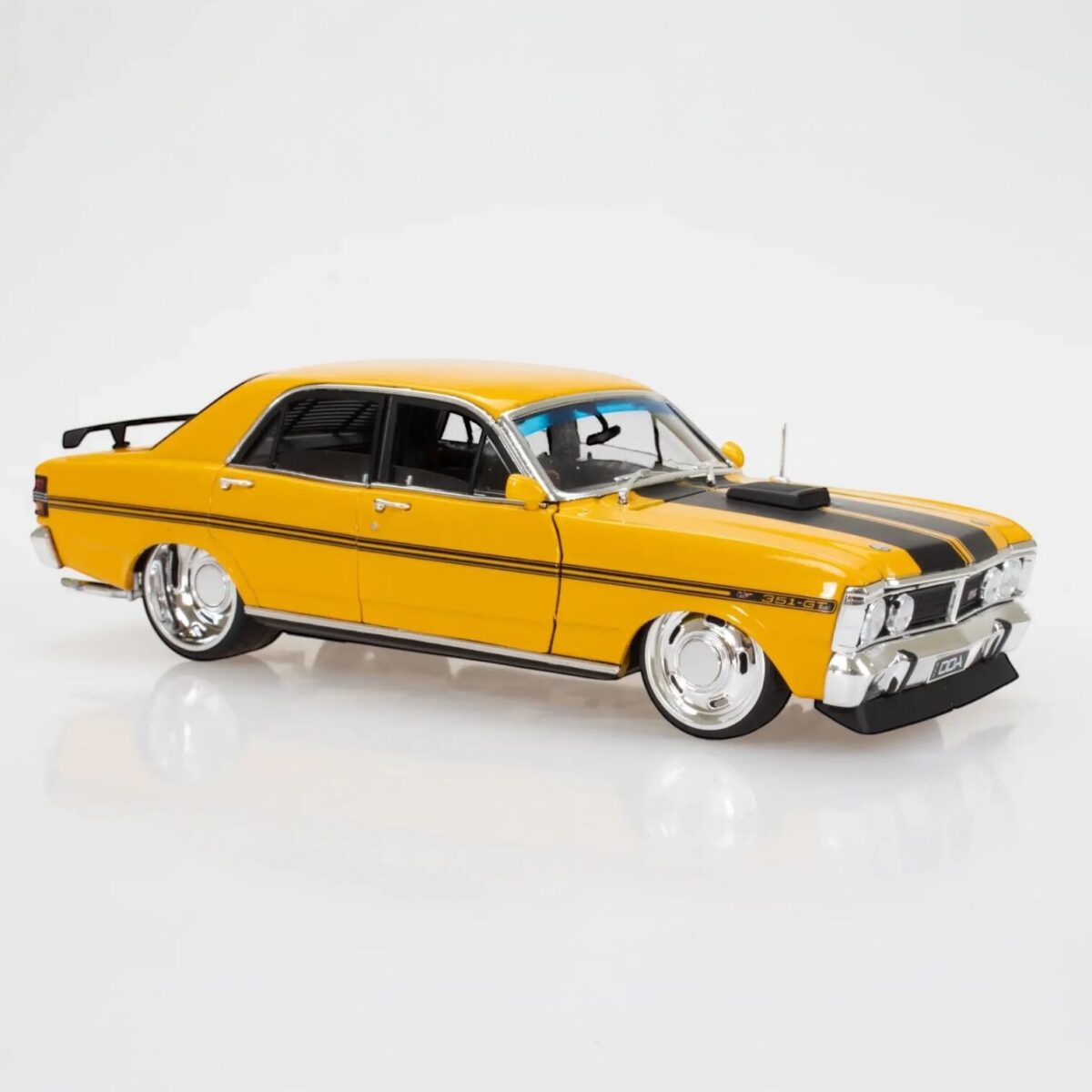 1:24 Scale. Yellow Ford Falcon XY GTHO Custom, Sfragismeno - Motorfocus Diecast Models